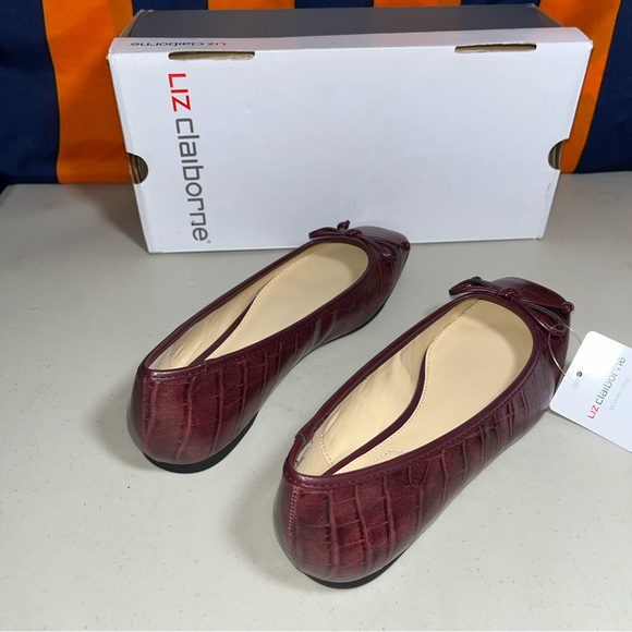 Liz Claiborne | Shoes | New Liz Claiborne Wine Croc Memory Foam Flat ...